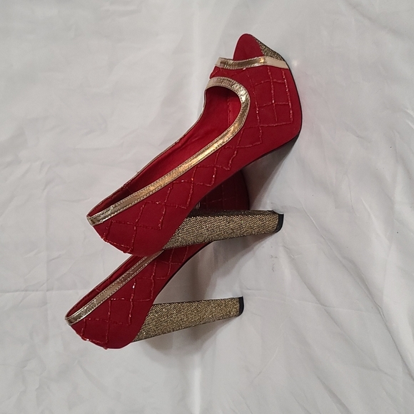 jessica Paster | Shoes | Jessica Paster Red And Gold Sparkle Beaded ...